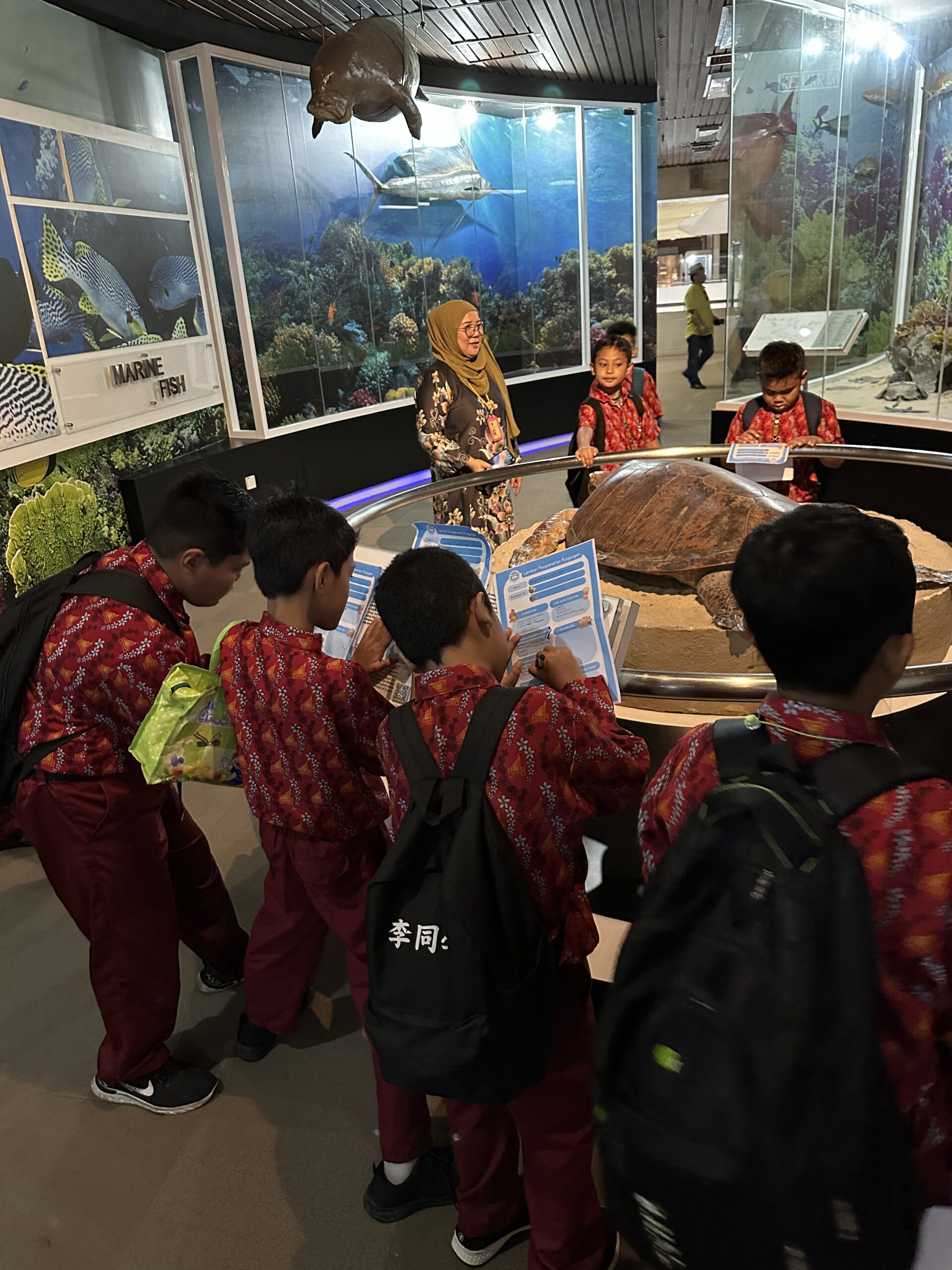 Outing Class: Kunjungan Siswa Kelas 4 ke Museum dan Perpustakaan Negeri ...